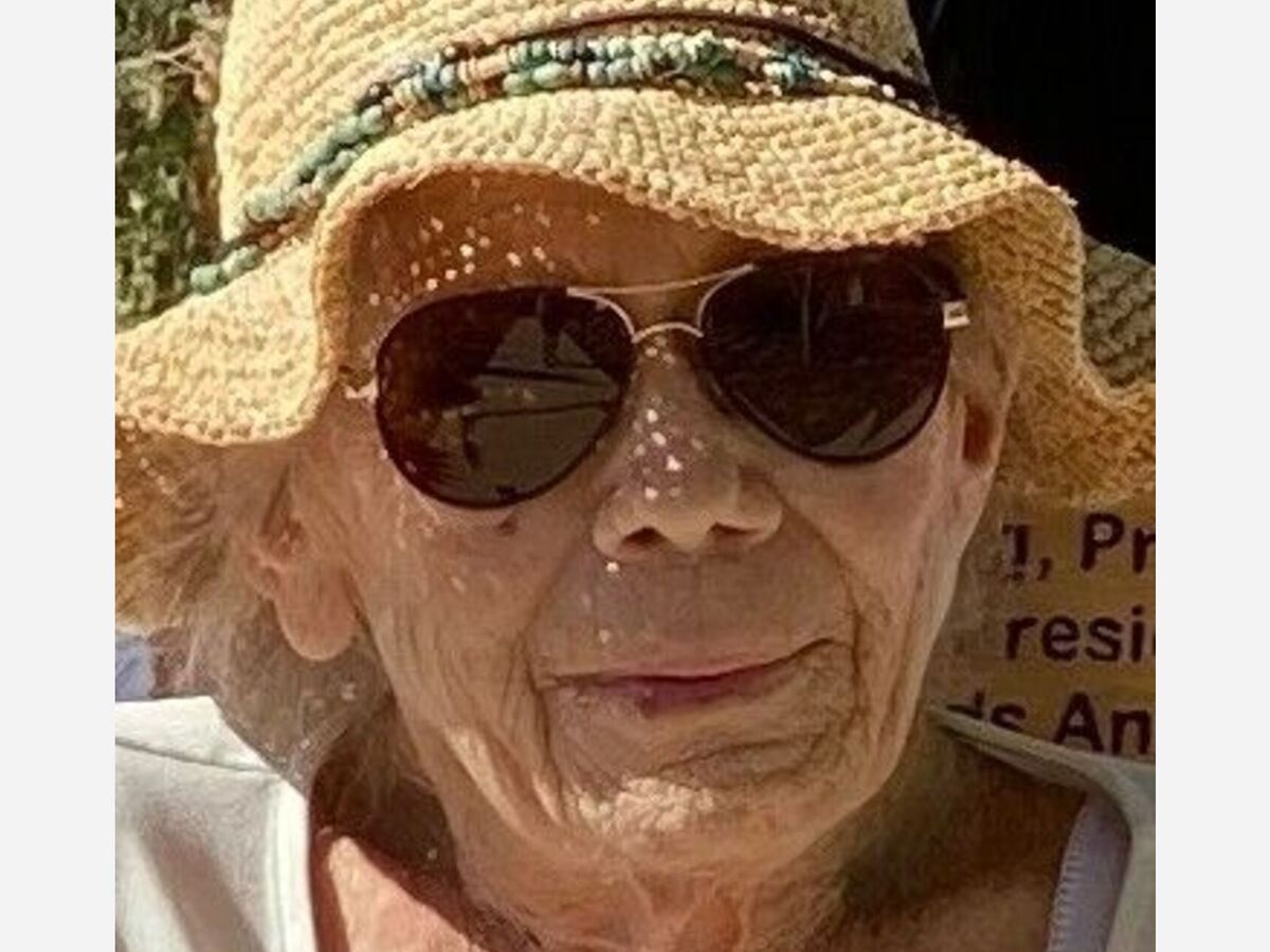 Sarah Kelley (1940-2022) was former Roscoe clerk