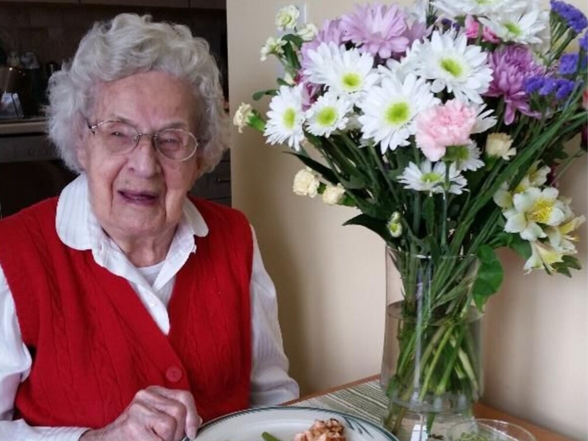 Dorothy Carter, 106, was valedictorian of Hononegah's Class of 1935