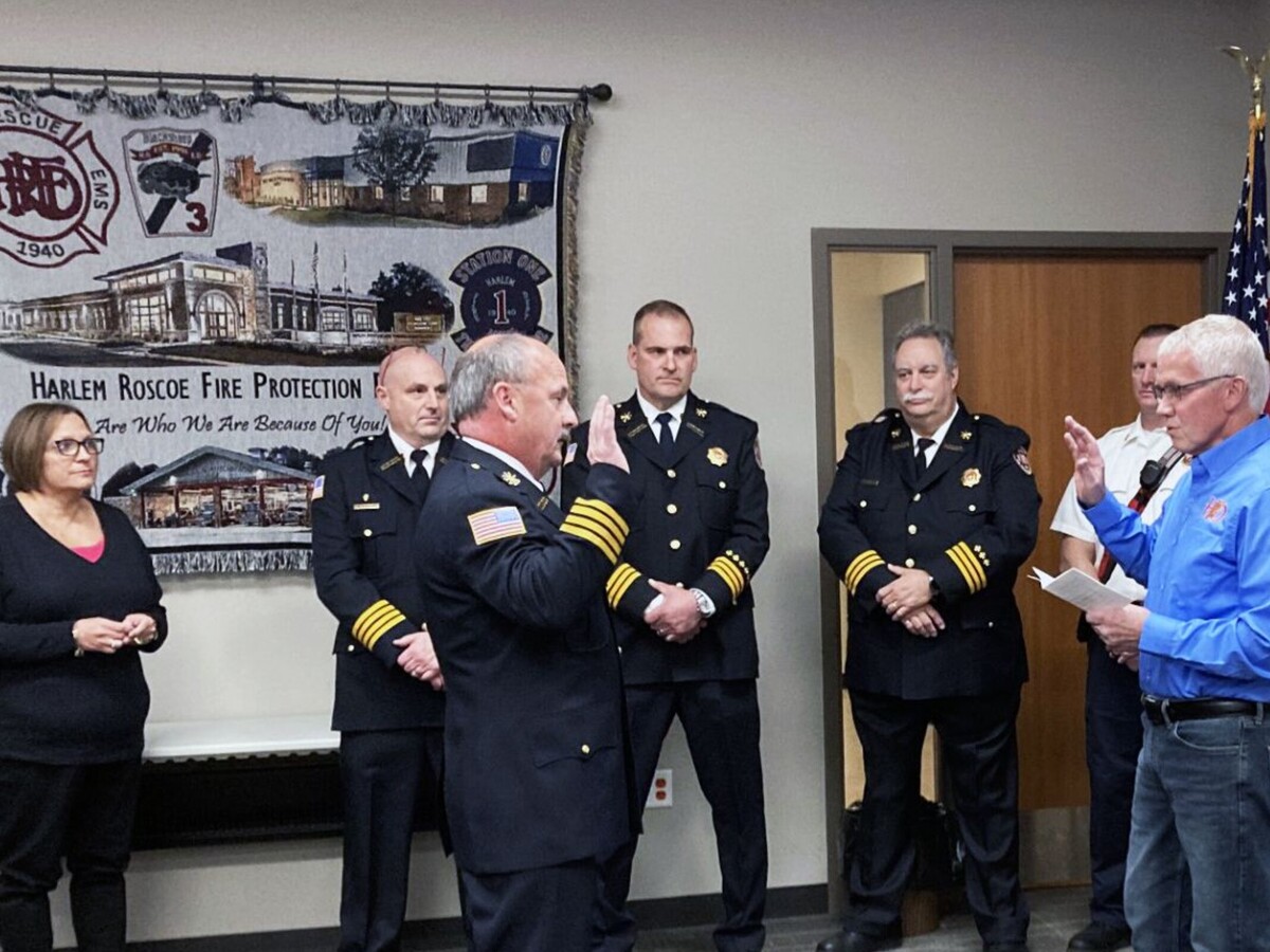 John Bergeron is sworn in as Harlem-Roscoe Fire Protection District chief