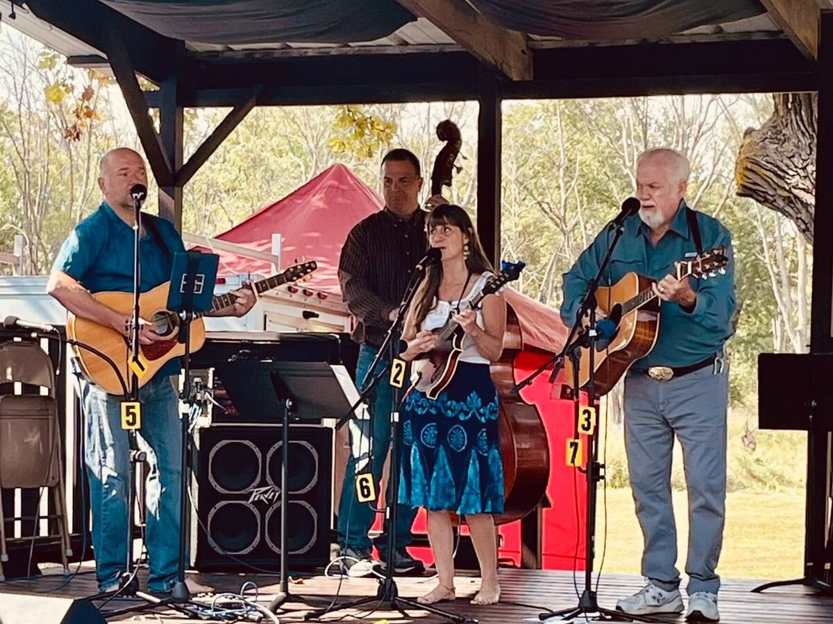 Two Rivers Bluegrass Festival fits two dozen bands into Harrison, Illinois