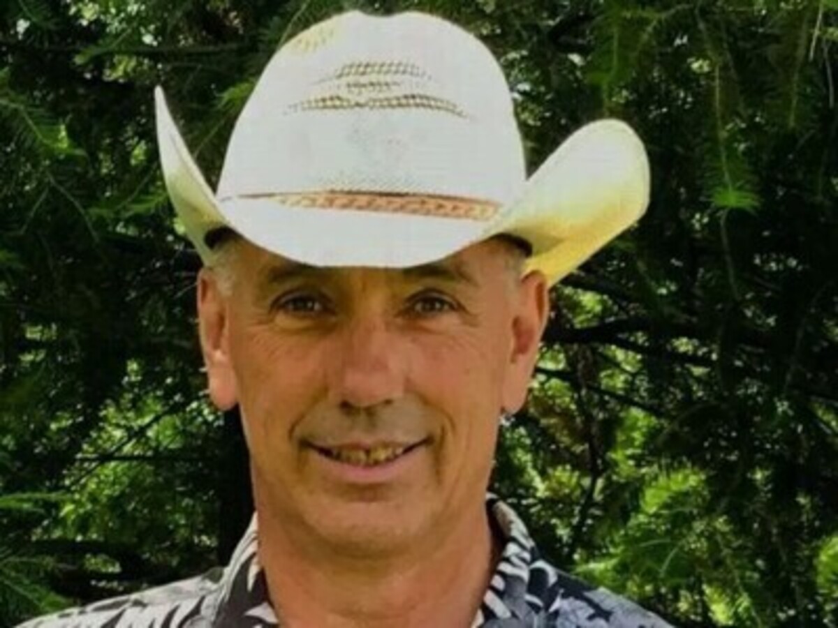 Live Music: Dave of Back 40 Band